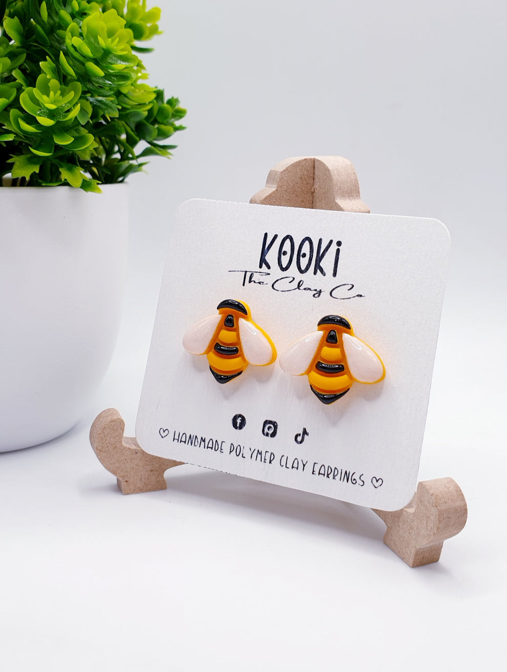 Bumblebee Studs – So Whimsical